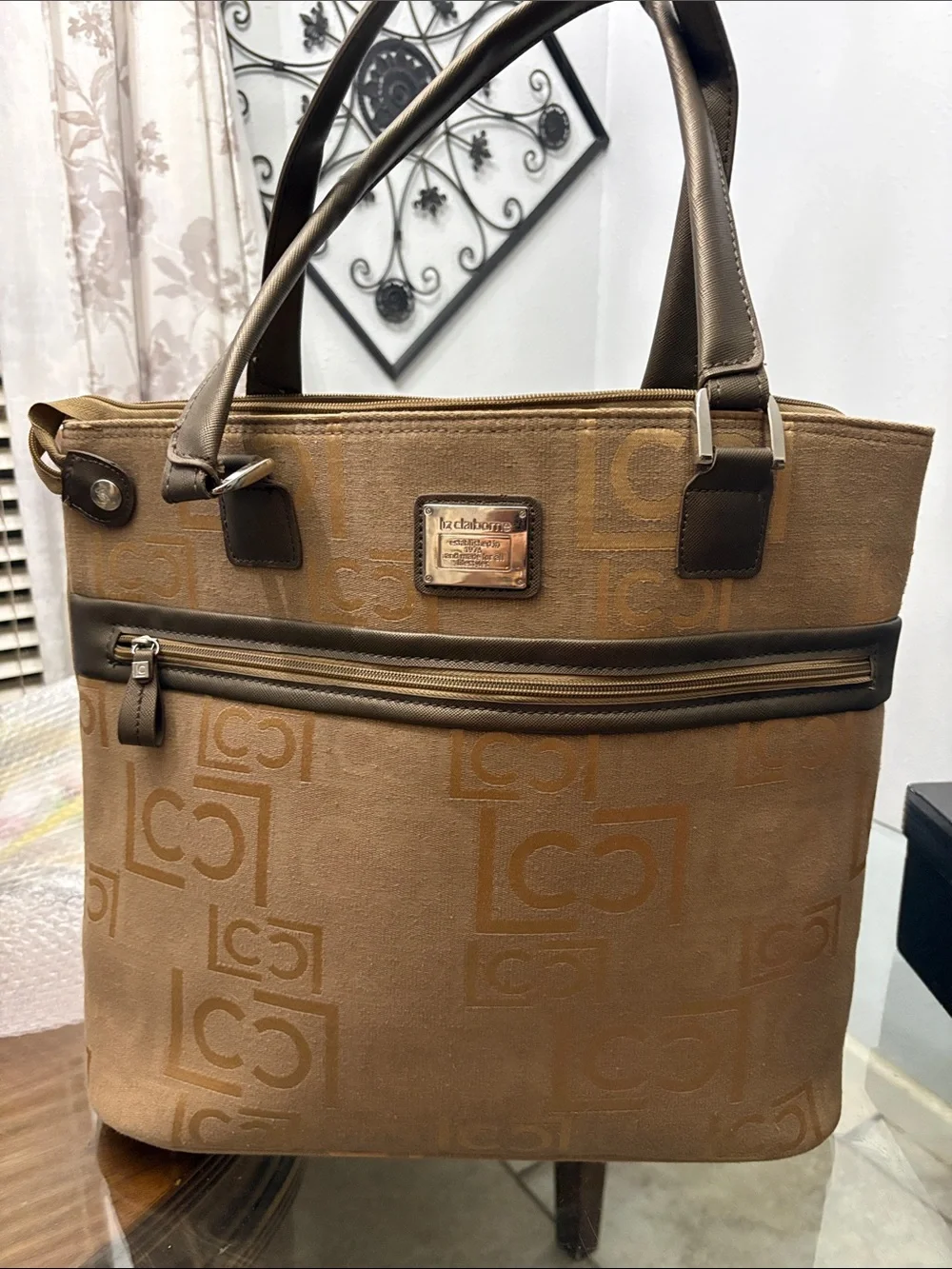 Liz Claiborne | Bags | Liz Claiborne Tan Logoprint Messenger Tote With ...